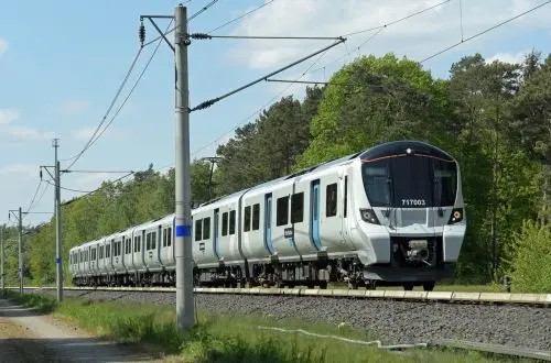 GTR and Siemens unveil Great Northern class 717 EMUs